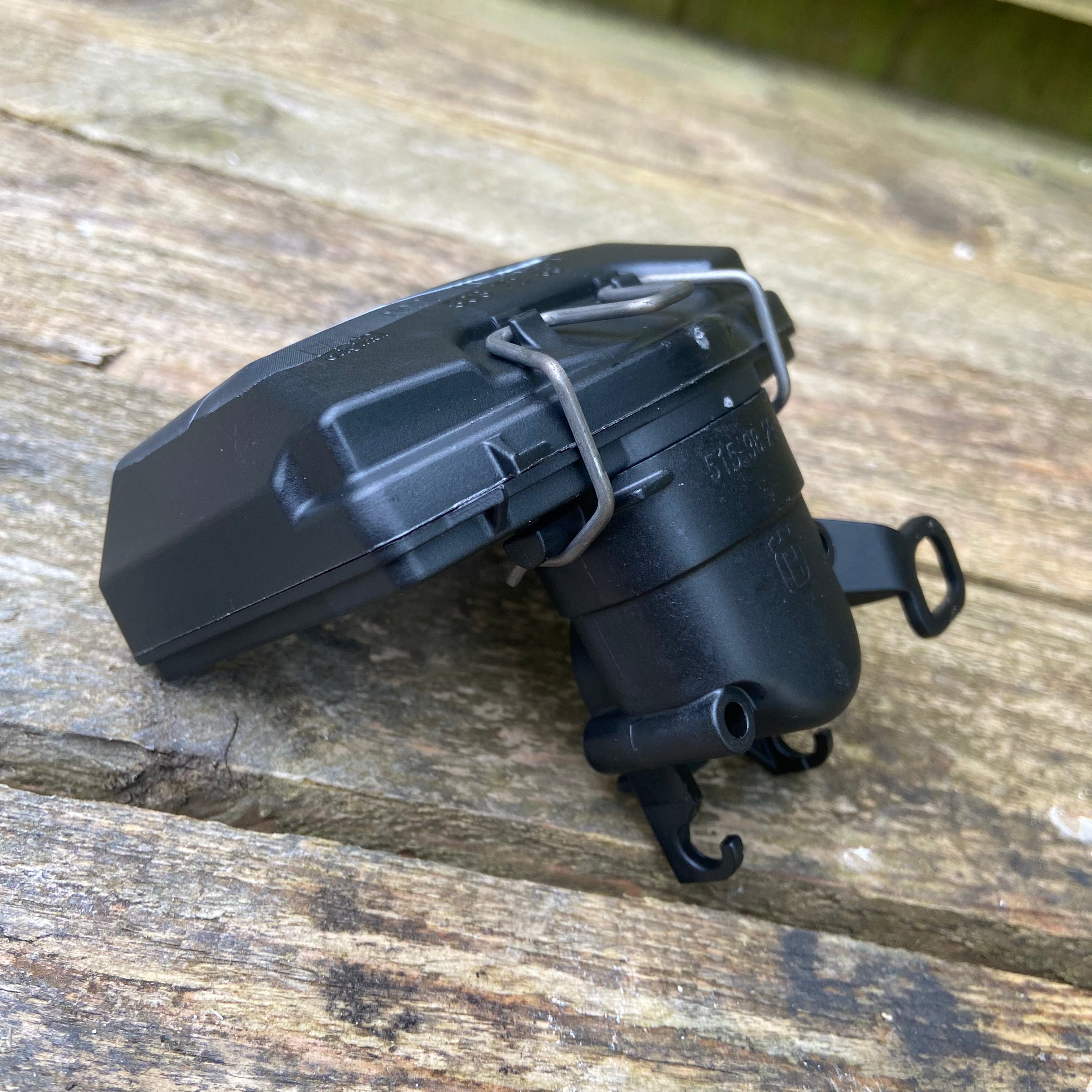 365/372Xp X-Torq Standard Air Filter Holder | Penn’s Performance Saws LTD